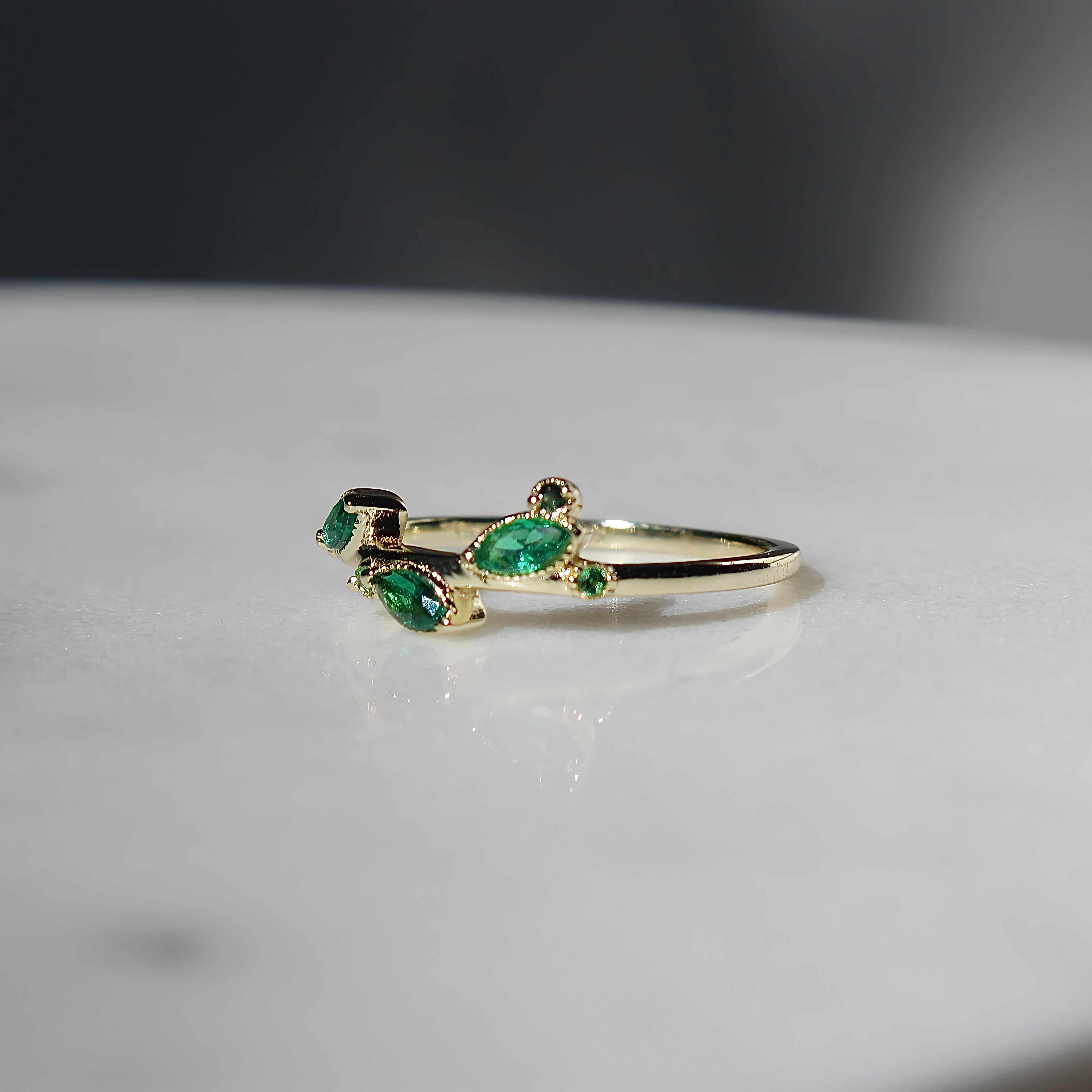 Laurel Emerald Vine Ring – Vivian Grace